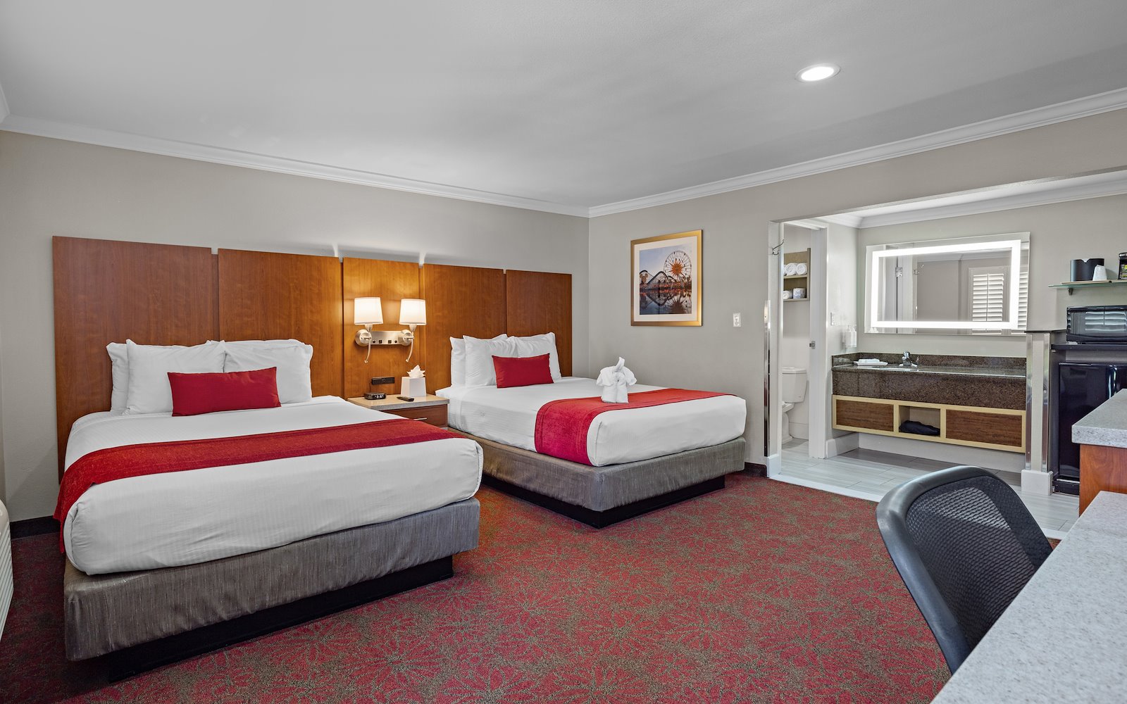 Anaheim Hotel Rooms & Accommodations - Del Sol Inn